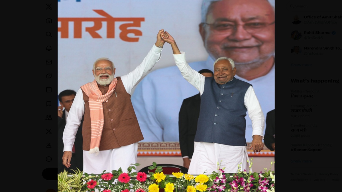 Video: PM Modi's 'Gamcha' wave cheers Bihar, CM Nitish Kumar thanks ...