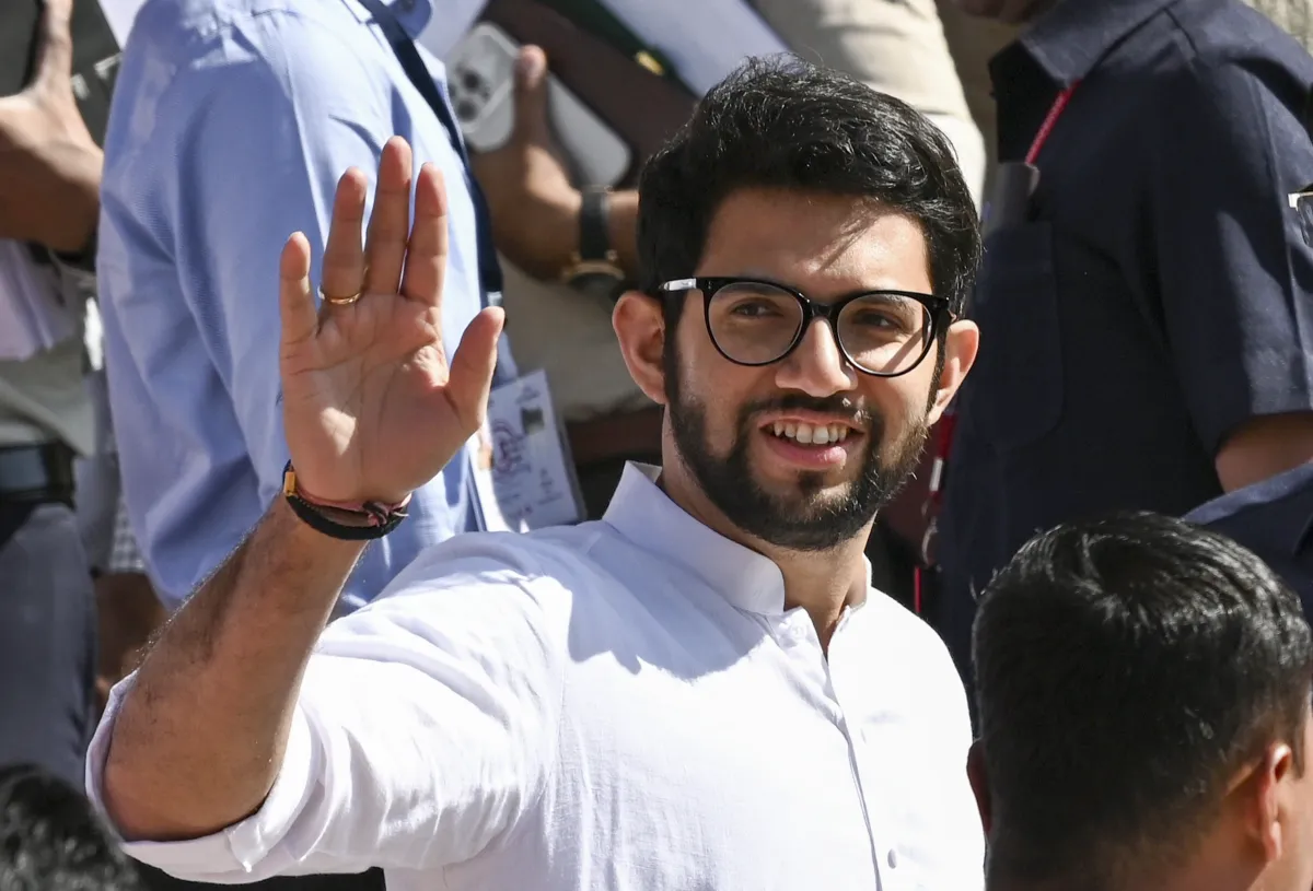Aaditya Thackeray releases manifesto for BMC polls, promises one lakh ...