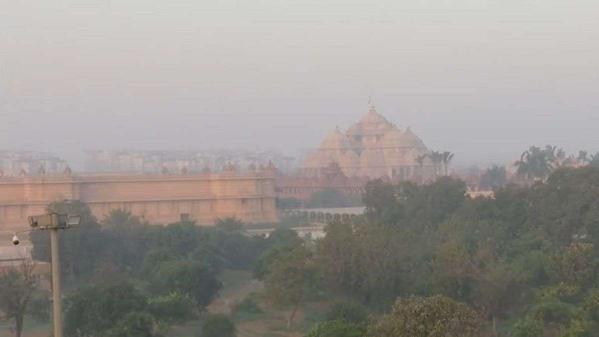 Delhi continues to suffer toxic air as AQI settles in 'very poor ...