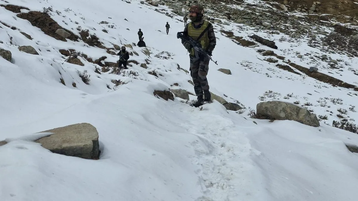 Amid heavy snowfall, Army intensifies counter-terrorism operations ...