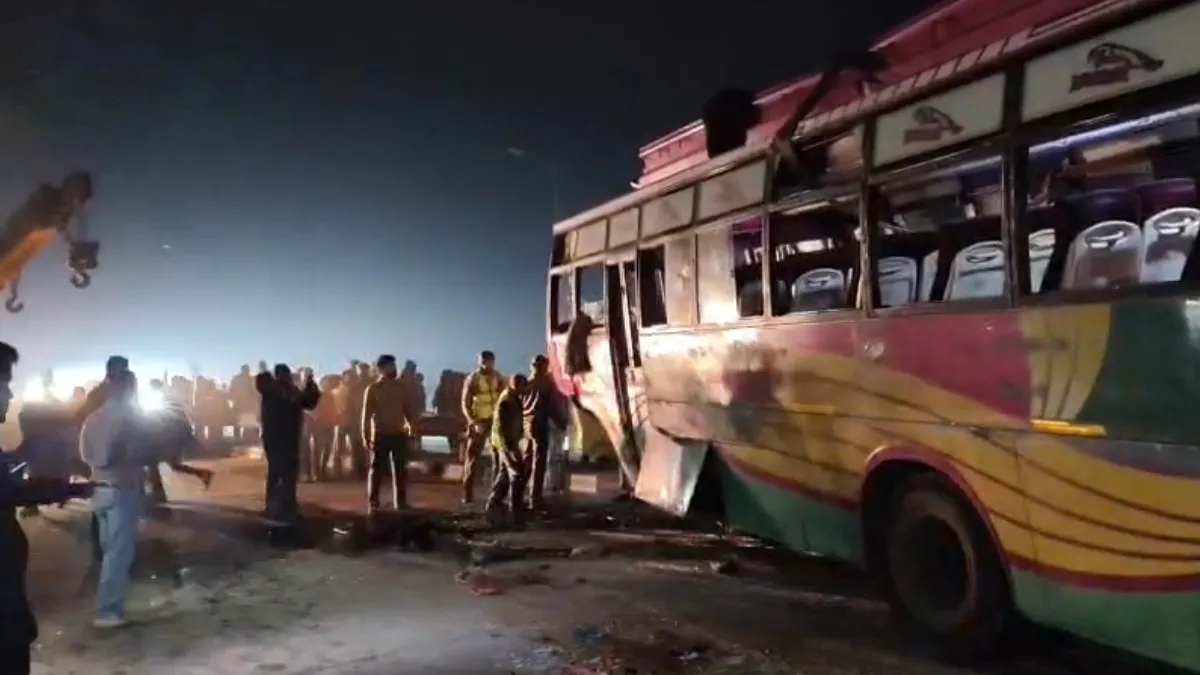 School bus turns turtle in Jammu, at least 35 students injured while ...