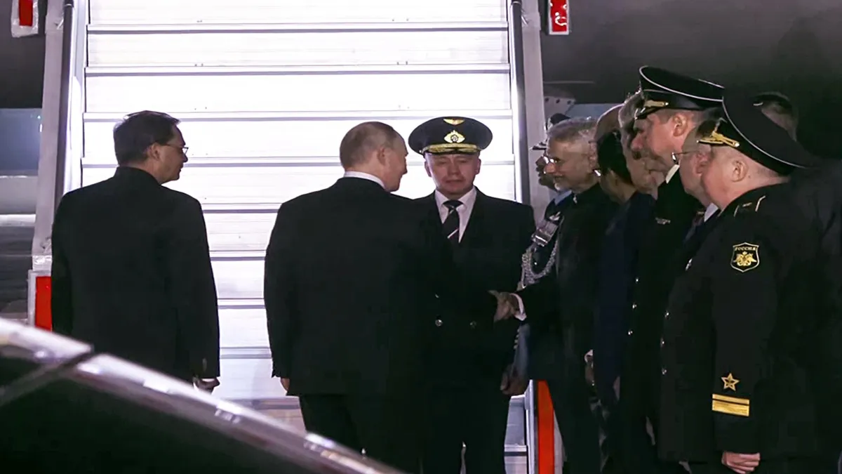 Vladimir Putin India Visit LIVE: Will continue supplying oil to India ...