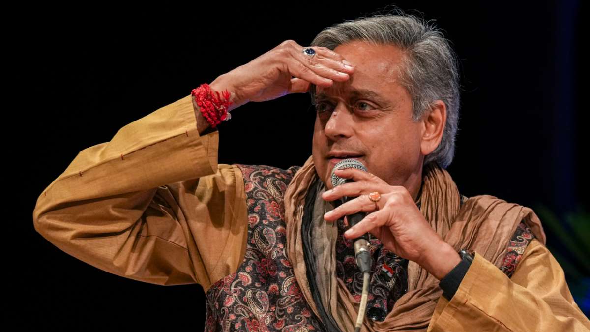 'There should be discipline': Shashi Tharoor supports Digvijaya Singh's ...