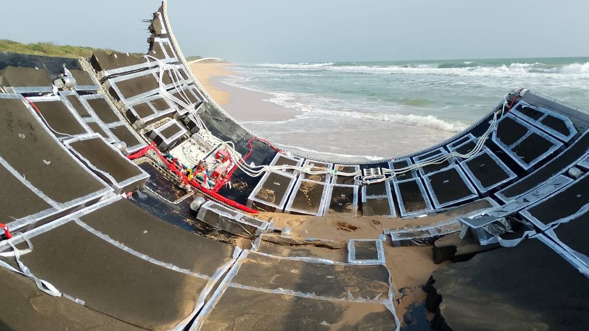 Suspected ISRO rocket debris discovered on Sri Lankan coast | See pics ...