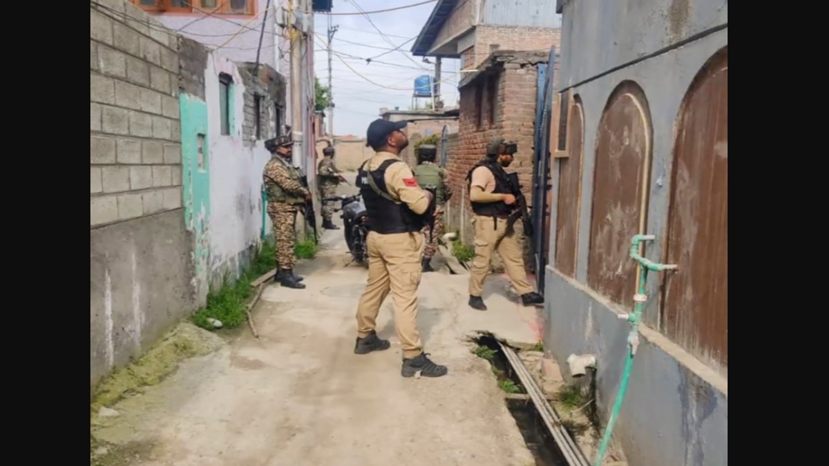 Jammu and Kashmir: Police bust terror hideout in Doda forest, seize SLR ...