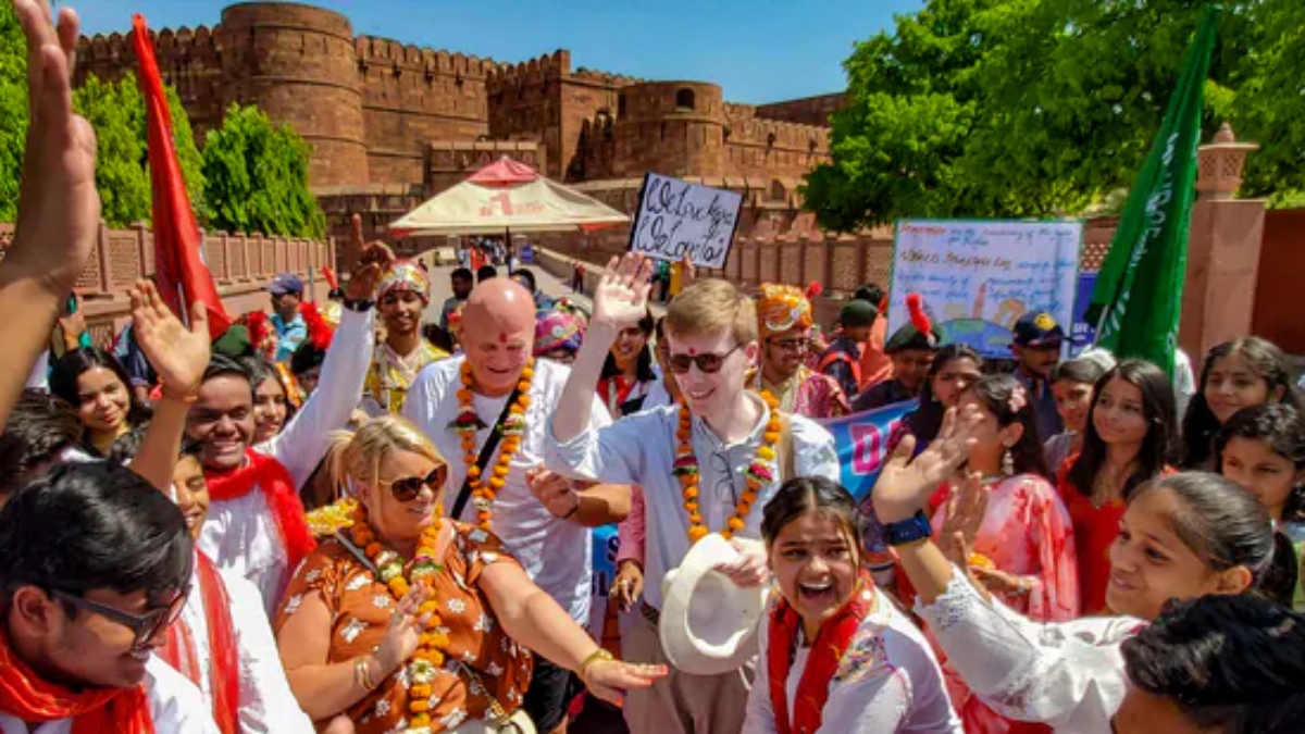 Top 10 countries driving foreign tourist arrivals in India | India News ...