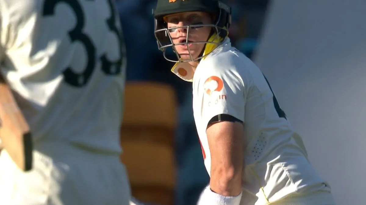 Why is Steve Smith wearing anti-glare strips on cheekbone in pink ball ...