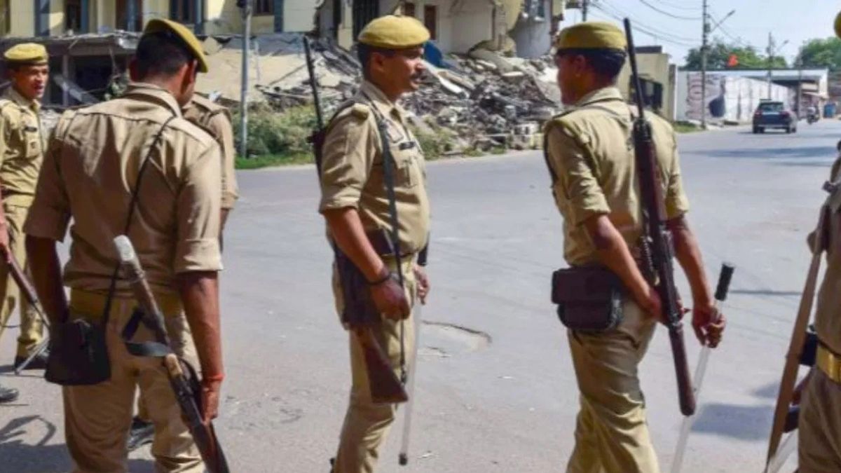 UP woman kills husband with lover's help; wood grinder used to ...