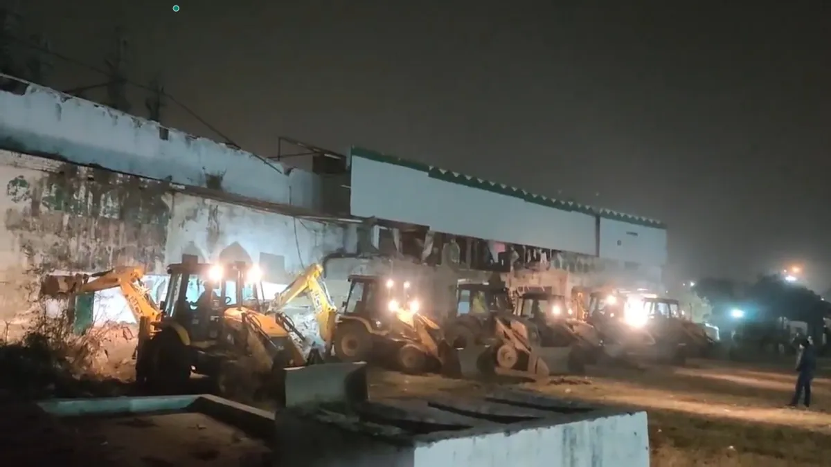 Bulldozer action near Faiz-e-Elahi Masjid in Delhi triggers tension as ...