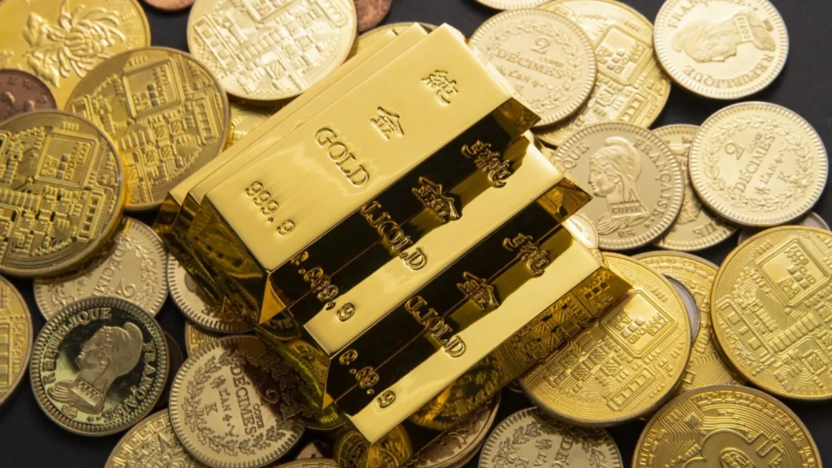 Gold hits new record high of Rs 1,41,388, silver rallies Rs 13,000 ...