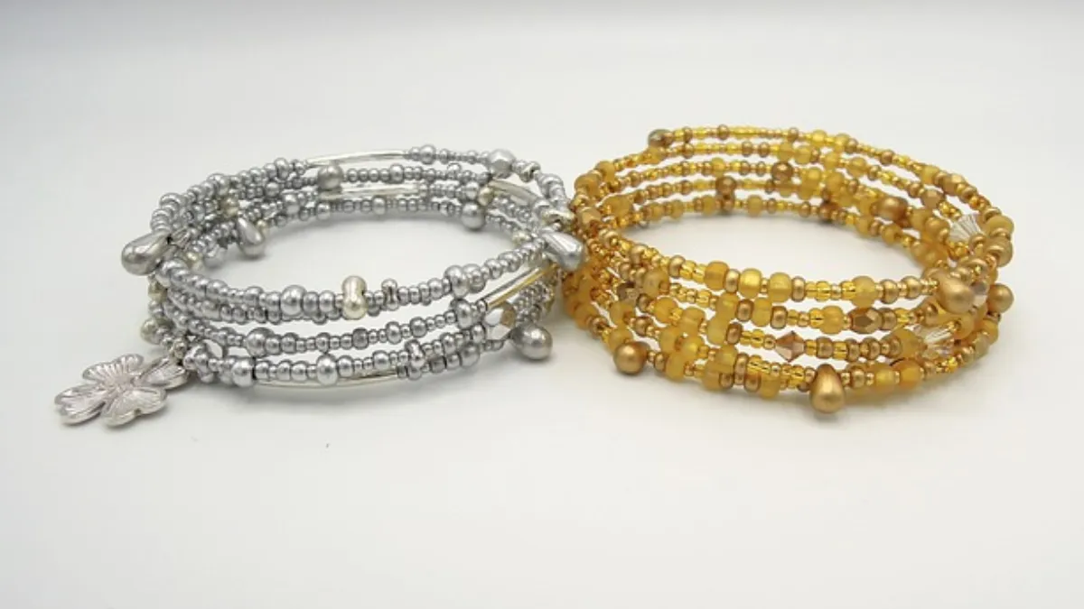 Gold, silver surge on MCX as Venezuela unrest fuels safe-haven demand ...