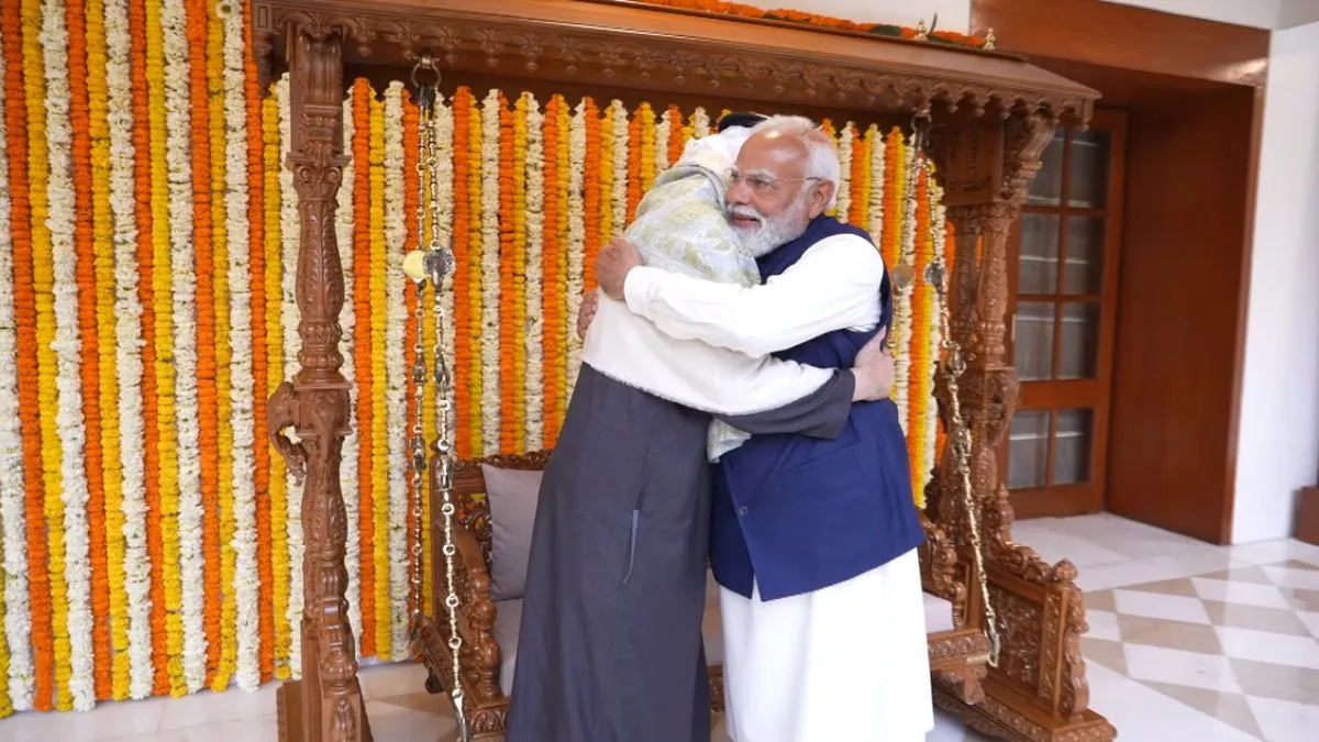Wooden jhula, pashmina shawl: What PM Modi gifted to UAE President ...