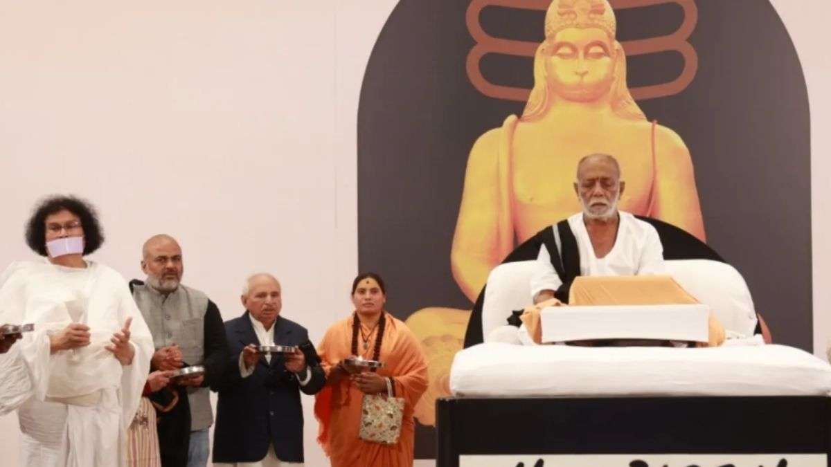 Morari Bapu concludes nine-day Ram Katha in Delhi, flags internal ...