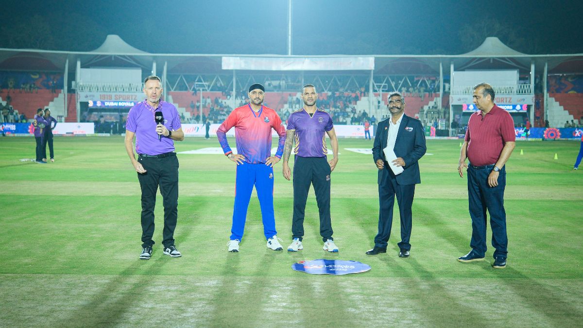 Delhi Warriors vs Dubai Royals live cricket score: DW vs DR Legends ...
