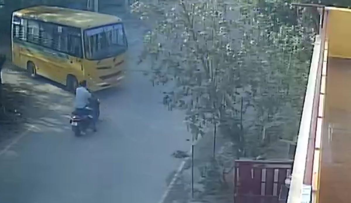 Caught on camera: Two toddlers killed as school bus rams into scooter ...