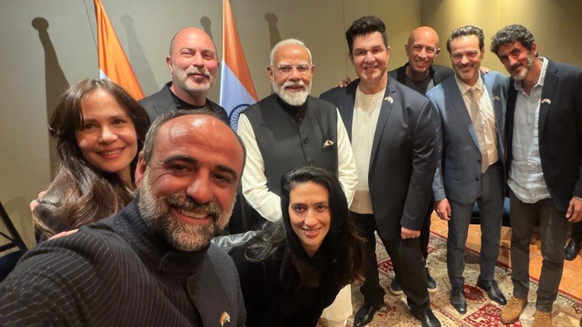 Prime Minister Narendra Modi shares selfie with team Fauda: Know where ...