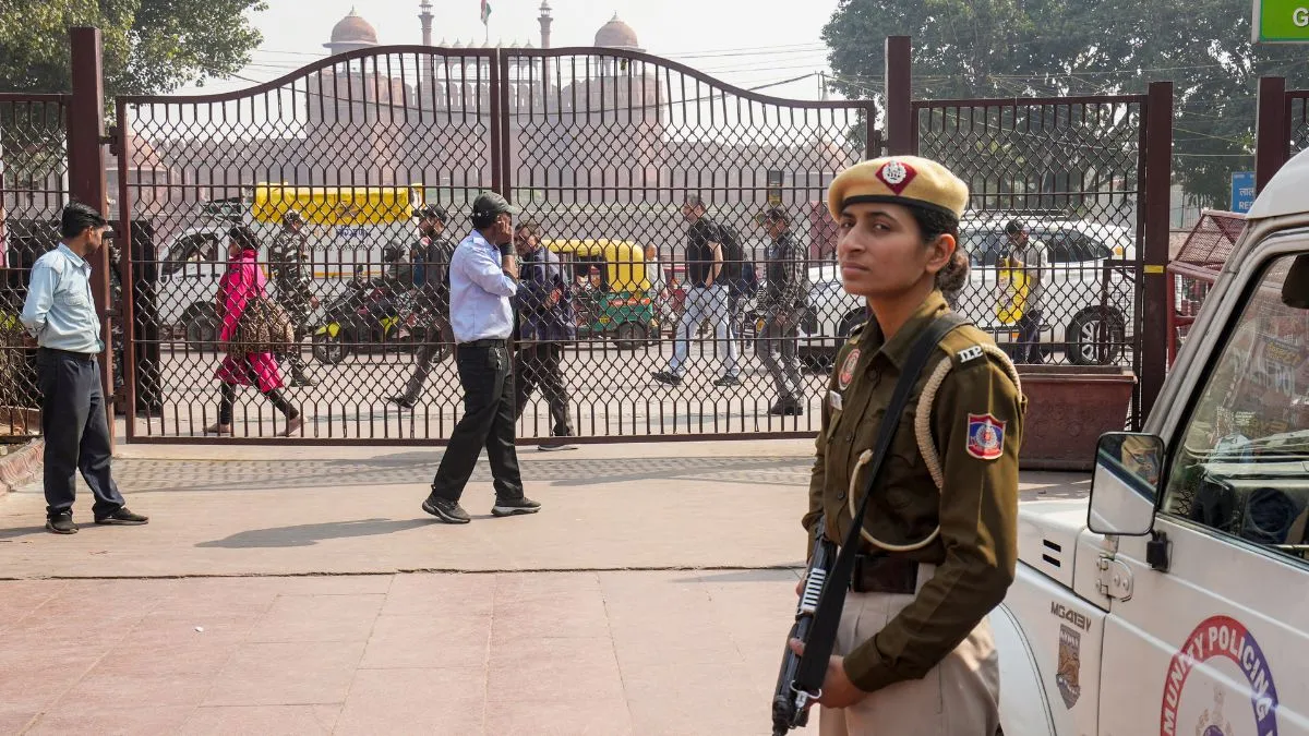 Red Fort and Delhi Assembly receive bomb threat from Khalistani group ...