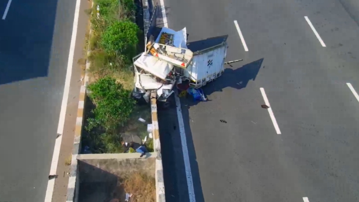 Two, including 3-year-old girl, killed as pickup truck rams into ...