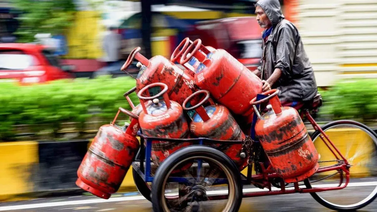 LPG cylinder shortage: CM Yogi warns of strict action against rumours ...