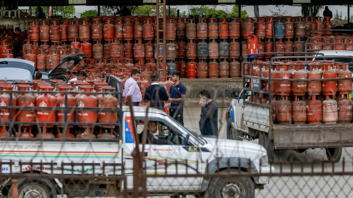 LPG e-KYC update: Biometric Aadhaar authentication required for ...