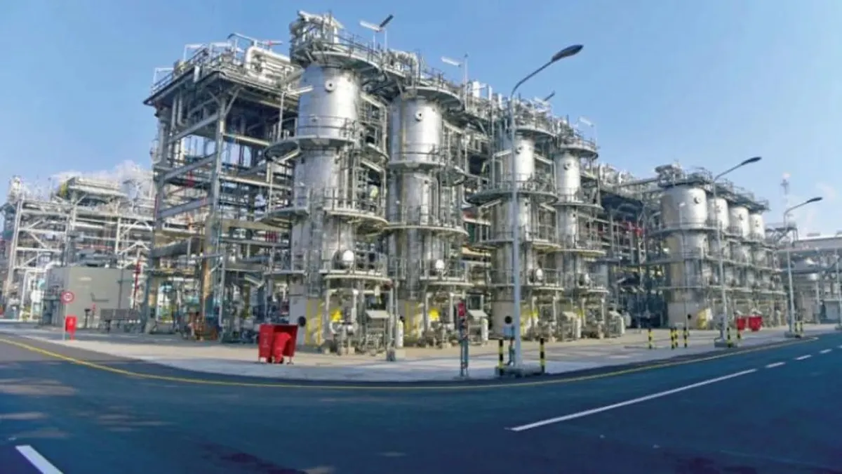 Kuwait says drone attack sparks fire at oil refinery as Iran ...