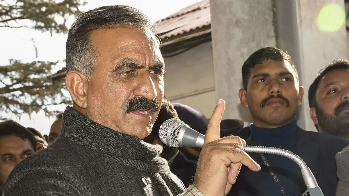 Himachal Govt bans 'party-wear' clothes at work, limits social media ...