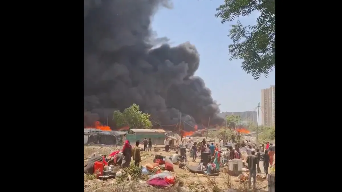 Nearly 200 huts gutted as massive fire breaks out in Ghaziabad's ...