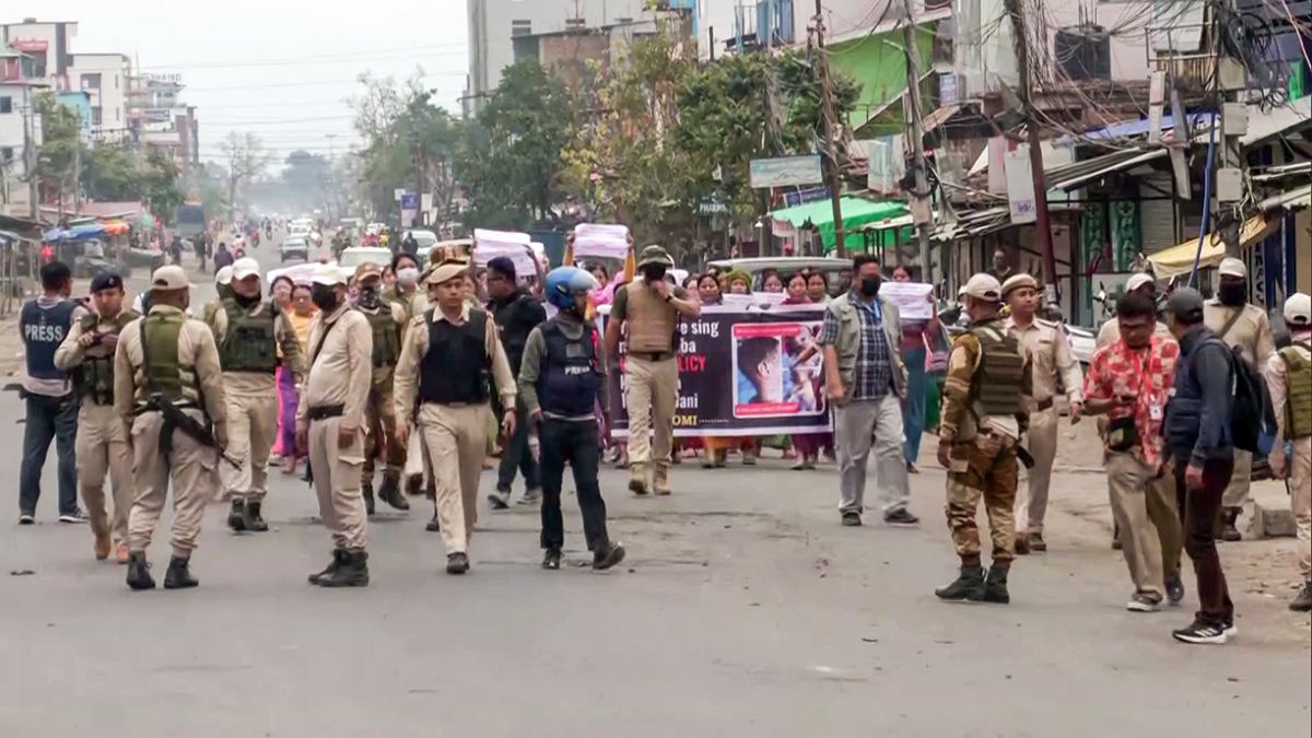 Manipur: 5 injured as thousands hit streets in Imphal over Bishnupur ...