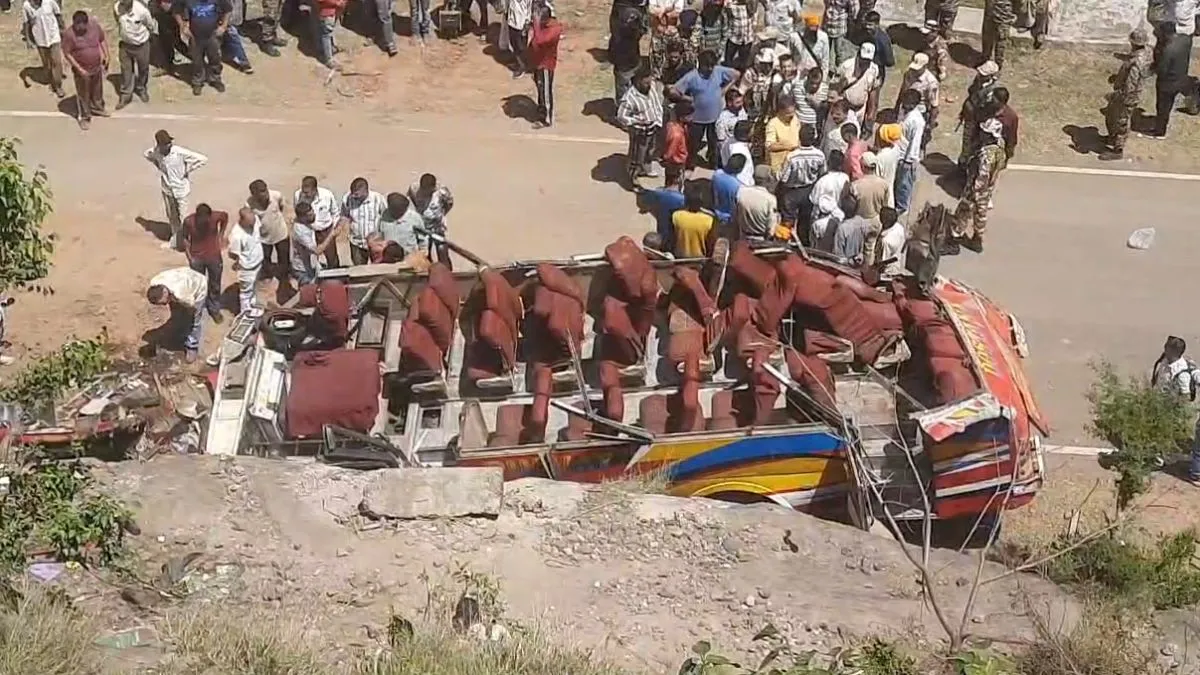 21 killed in tragic bus accident in J-K's Udhampur, PM Modi, CM ...