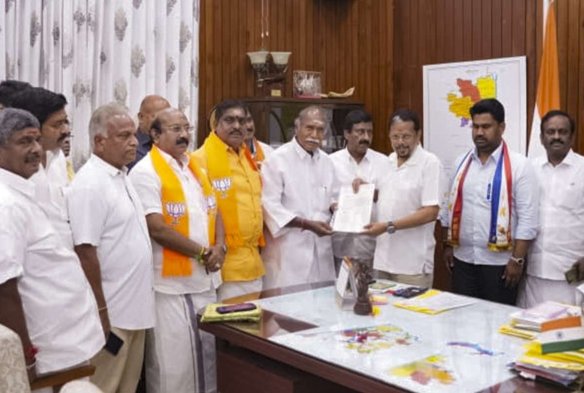 Puducherry: Rangasamy meets Lt Guv, stakes claim to form govt, oath ...