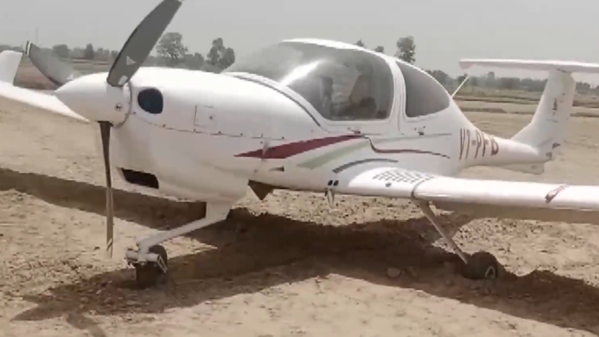 Trainee aircraft makes emergency landing in Uttar Pradesh's Aligarh ...