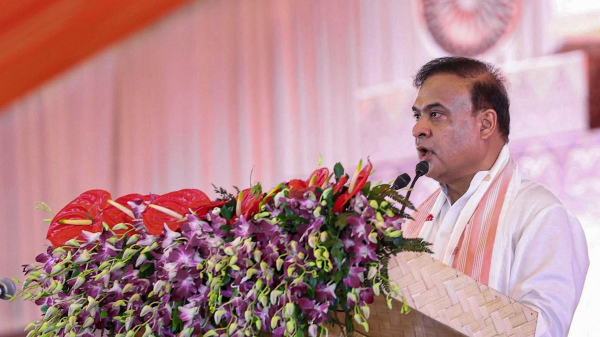 Himanta Biswa Sarma takes oath as Assam CM for second consecutive term ...