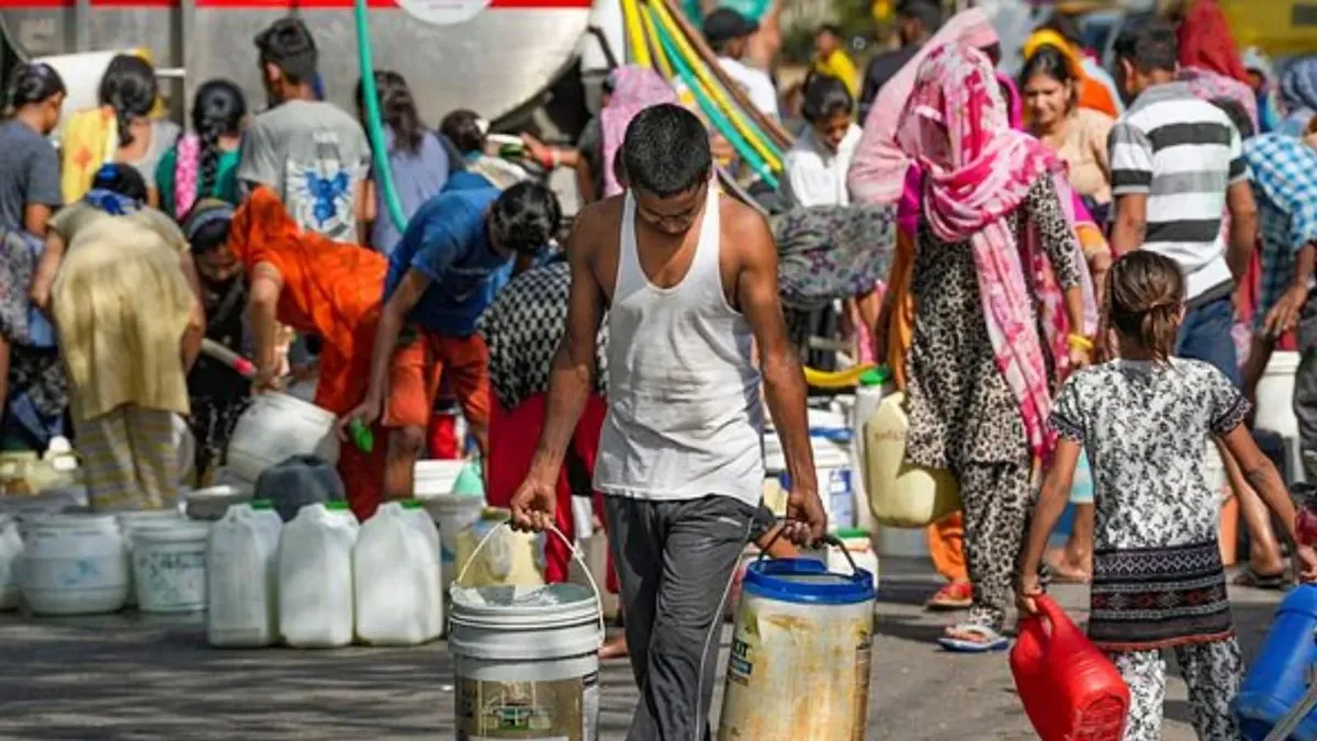 Delhi water crisis deepens: Yamuna level at Wazirabad lower than normal ...