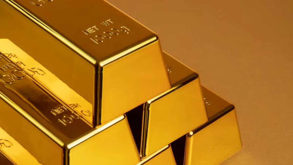 Gold falls below Rs 1.44 lakh per 10 grams on MCX, silver drops over ...