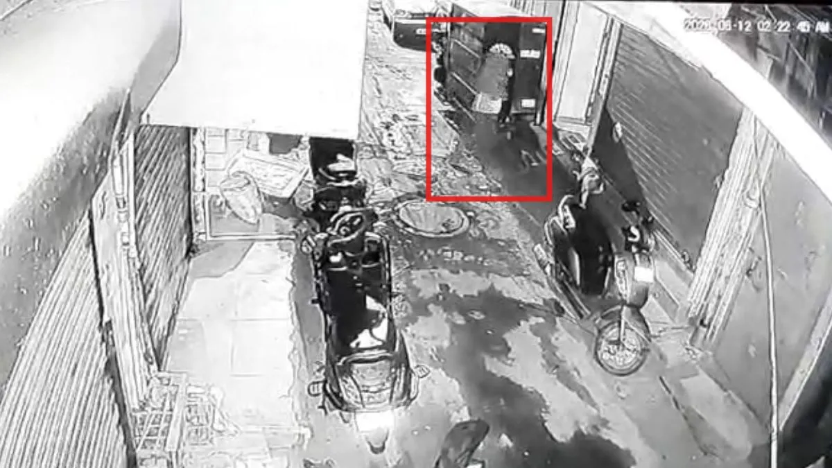 Govindpuri fire 'deliberate act of arson': CCTV footage shows masked ...
