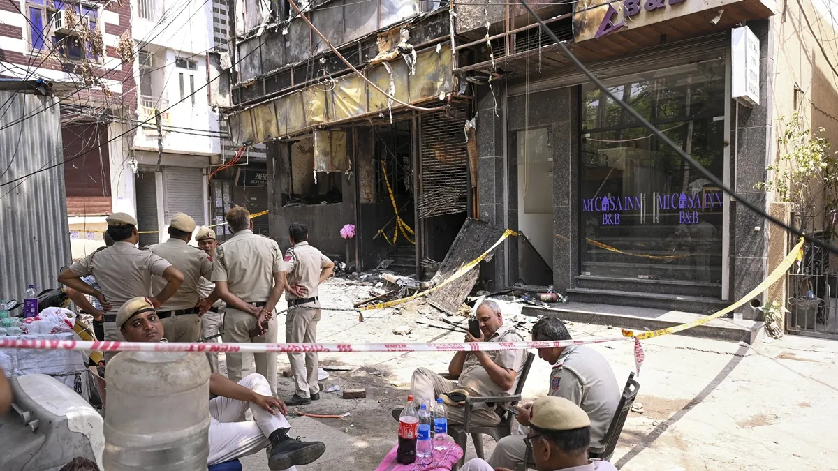 Delhi govt takes big action after Malviya Nagar fire as MCD demolishes ...