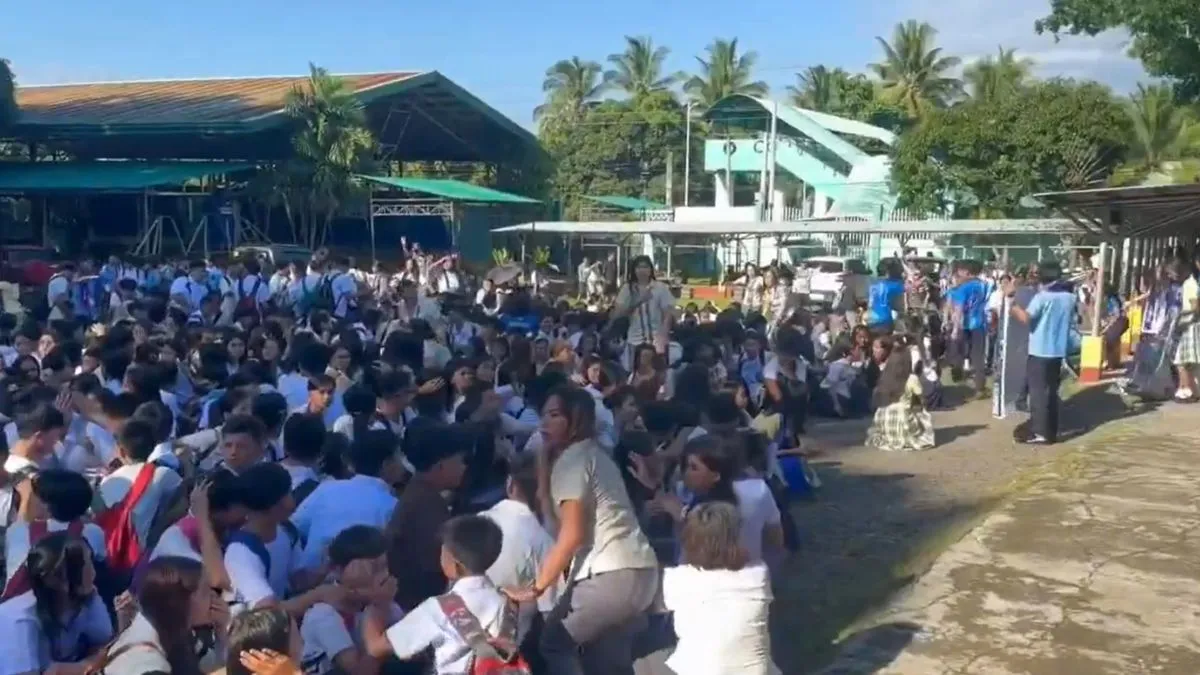 7.8 magnitude earthquake hits southern Philippines; tsunami warning ...