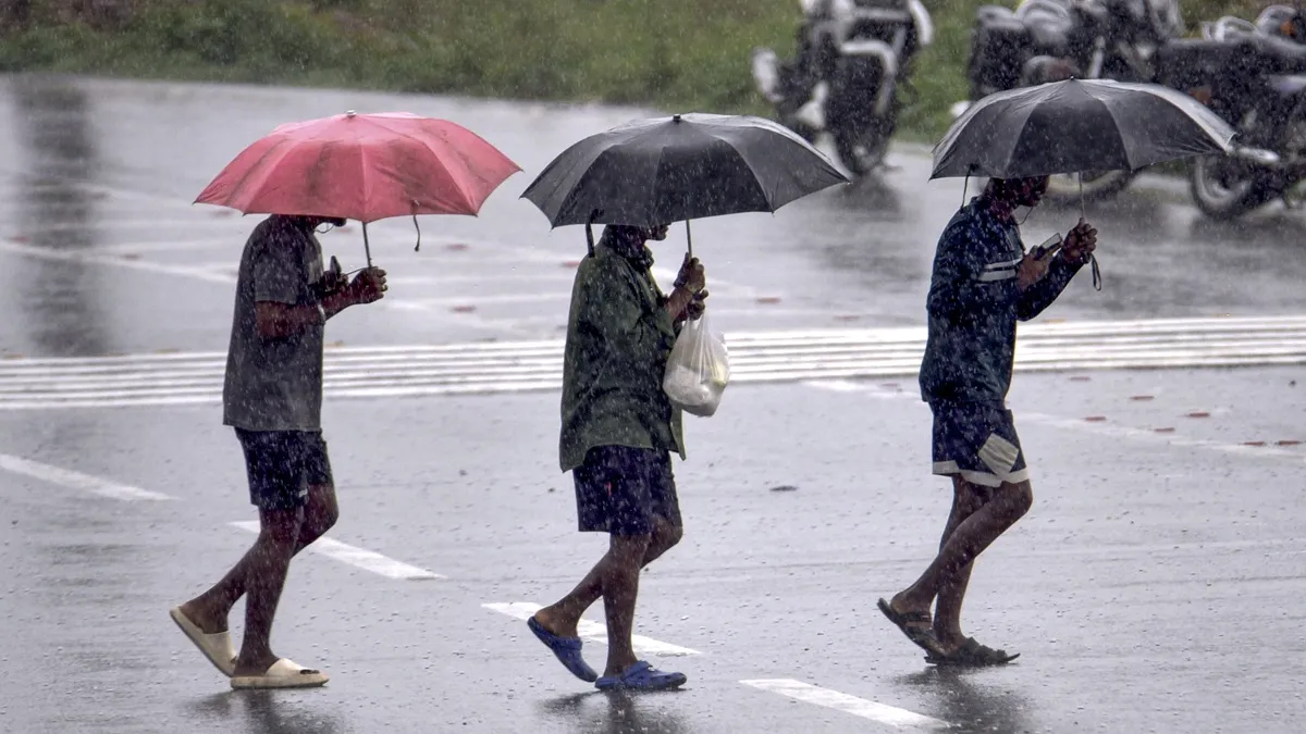 Heavy rain lashes parts of Delhi-NCR, brings relief from scorching heat ...