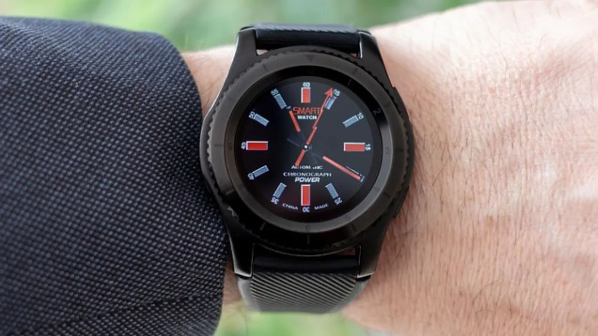 Planning to buy a smartwatch? 5 Key features to check before you spend ...