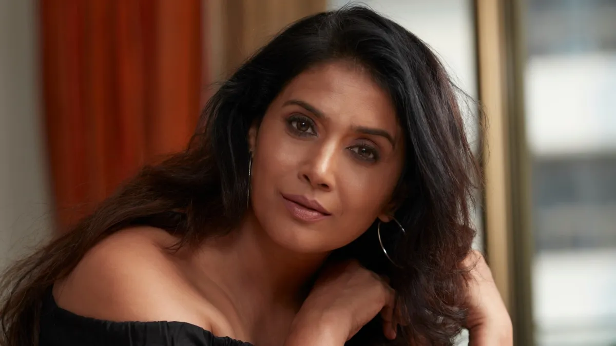 Sonali Kulkarni defends her stance after controversial 'lazy women ...