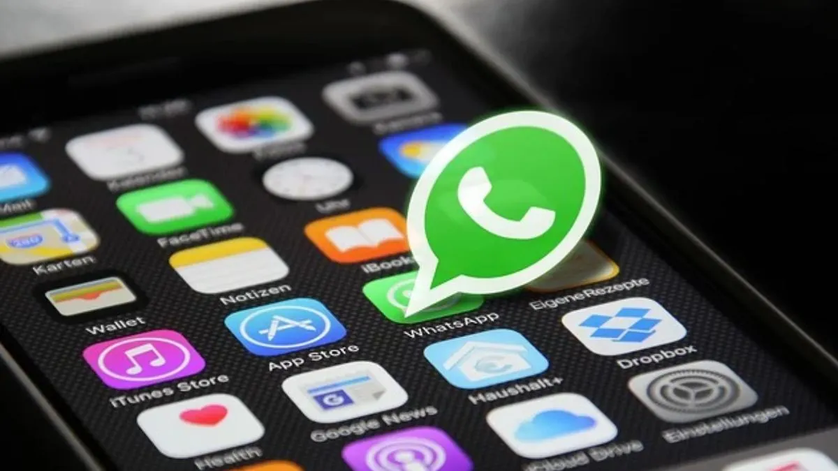 WhatsApp testing Green Online Indicator, new backup management tools ...