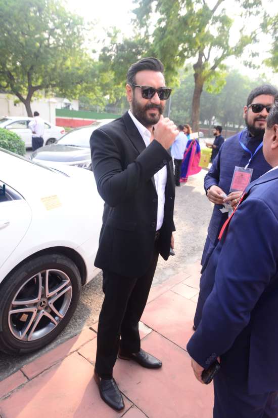 National Film Awards: Ajay Devgn, Suriya and other winners conferred ...