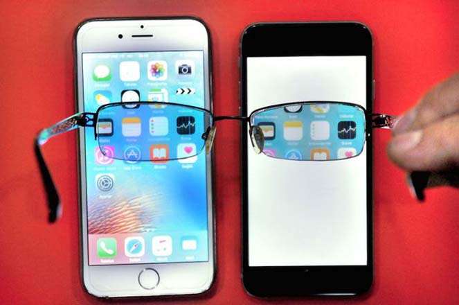 This amazing 'ghost phone' keeps your screen hidden from prying eyes ... This amazing 'ghost phone' keeps your screen hidden from prying eyes ...