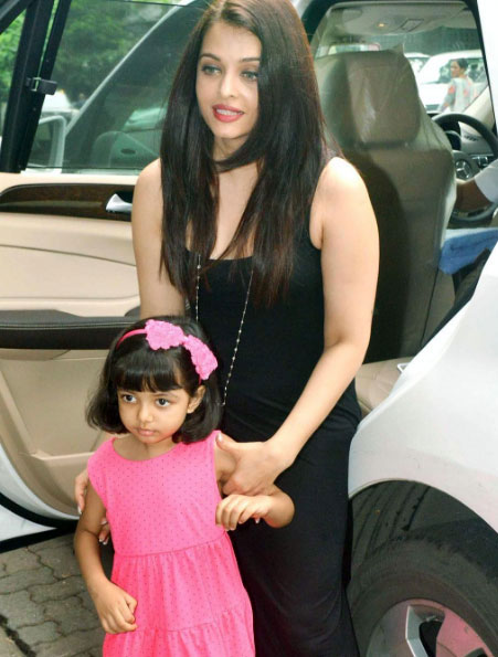 Awwdorable! See Aishwarya Rai's daughter hugging Aamir Khan's son ...