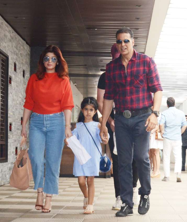 Hrithik Roshan and ex-wife Sussanne Khan clicked with Akshay Kumar and ...