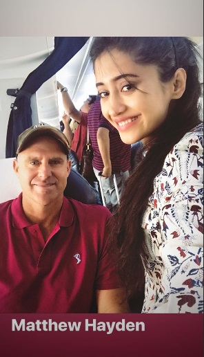 IPL 2018: Naira aka Shivangi Joshi poses with cricketers Sunil Gavaskar ...