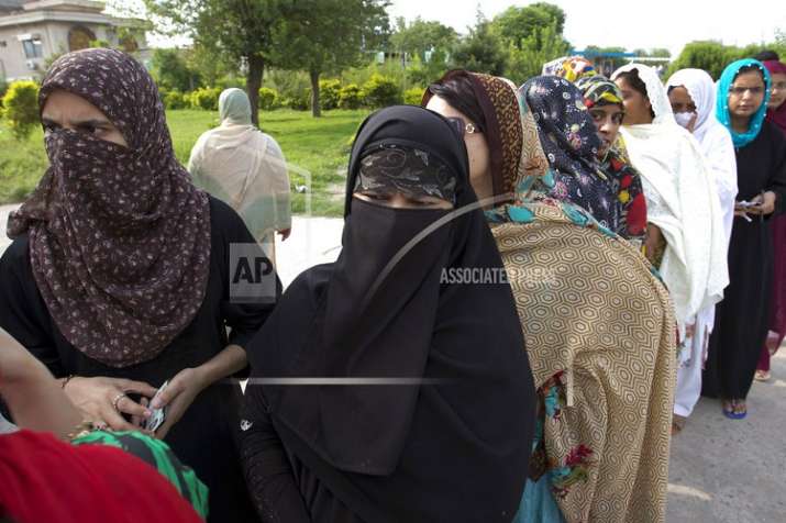 Pakistan elections LIVE: Blast outside crowded polling booth kills 28 ...
