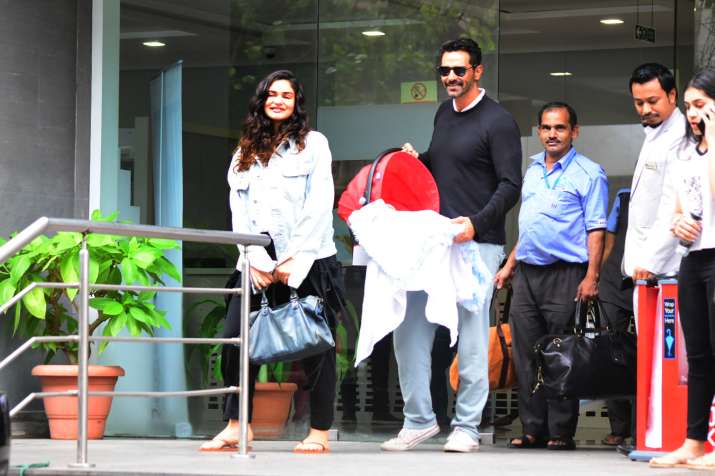First pictures of Arjun Rampal and girlfriend Gabriella Demetriades ...