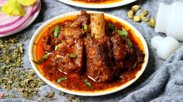 Head to these places in CR Park, Delhi for the best 'Bengali meal' ever ...