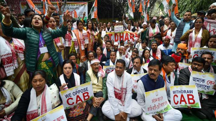 Anti-CAB protests: Assam anger spreads to Delhi, Bengal; 50 Jamia ...